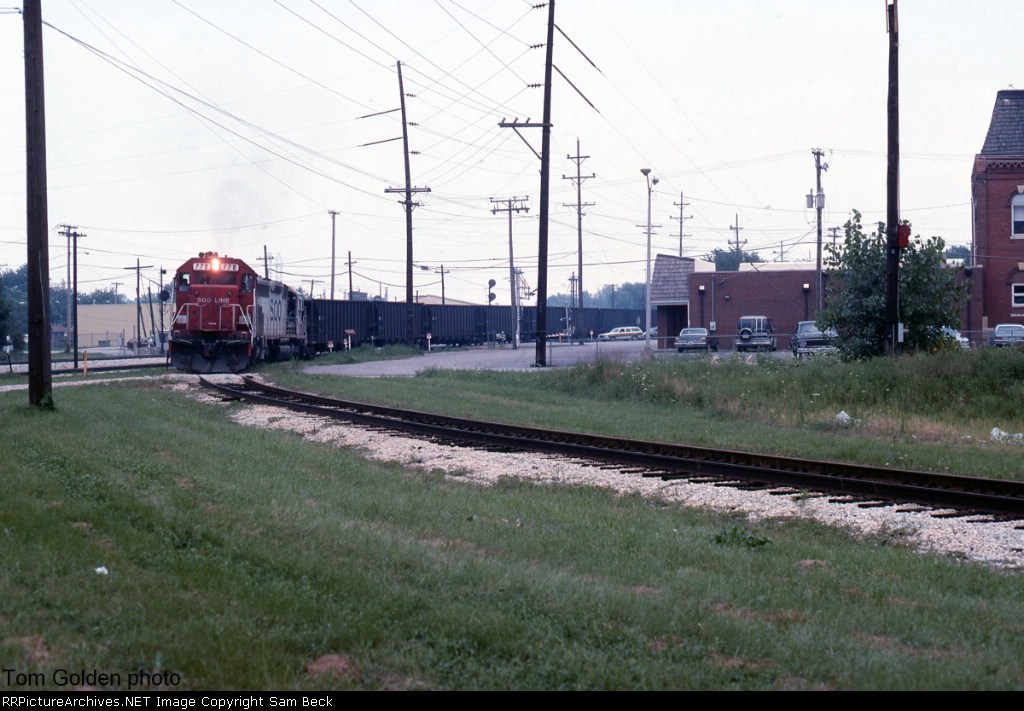SOO 778 Rolls Past Dolton City Hall
